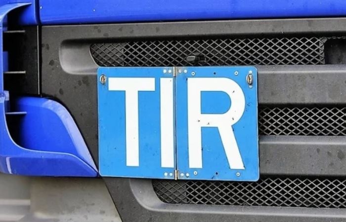 What does the TIR inscription on trucks mean and why such cars are not ...
